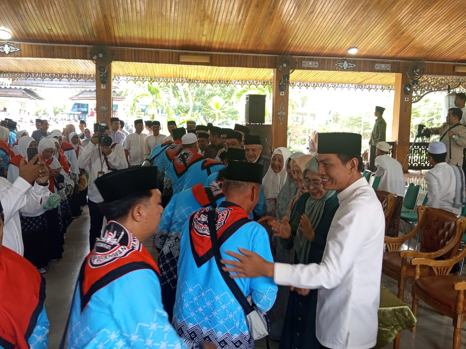 Bupati Fadhil Arief Lepas 210 Calon Jemaah Haji Batang Hari ke Tanah Suci