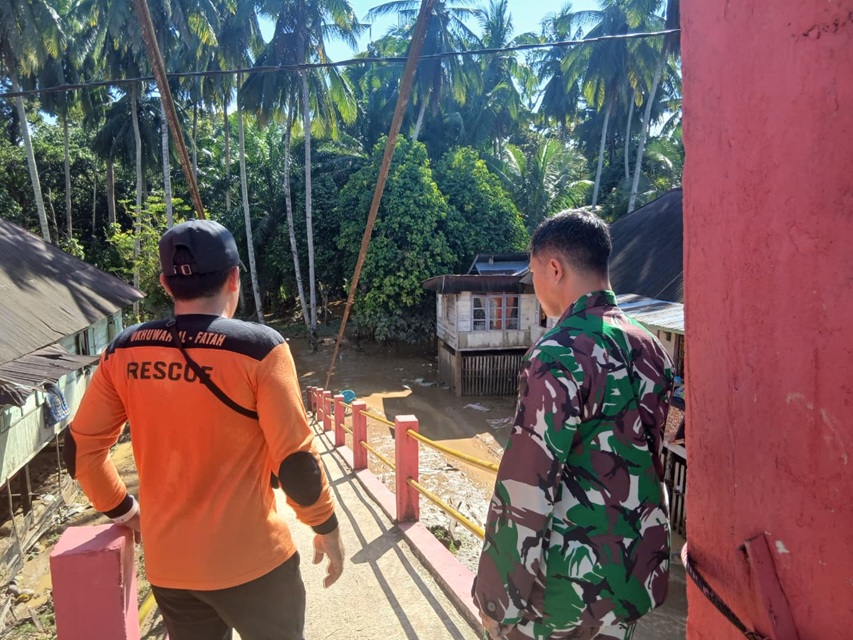 Banjir Terjang Merangin-Sarolangun, 60 Rumah Terendam! TNI Turun Tangan ...