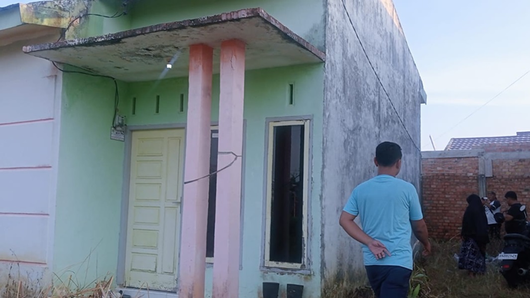 Geger Perumahan Edelweis! Rumah di Tanjab Timur Digerebek Polisi ...