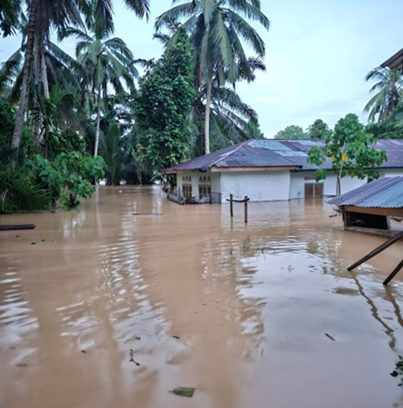 Banjir Mendadak Rendam Sarolangun! Air Nyaris 1 Meter, Warga Limbur ...